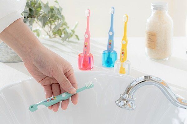 SUNSTAR | Soft-bristled Children Toothbrush (2-4 years old) (Random ...